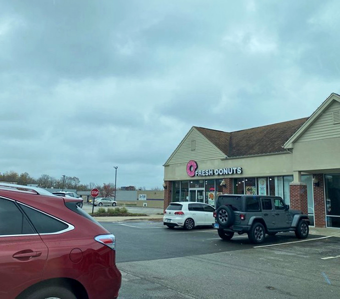 Fresh Donuts keeps it straightforward&mdash;the focus is on what's inside. Those cars in the lot know exactly where to find breakfast bliss.
