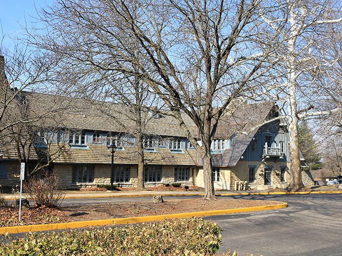 This charming stone lodge in Grafton looks like it belongs in a fairy tale. Surrounded by greenery and full of character!