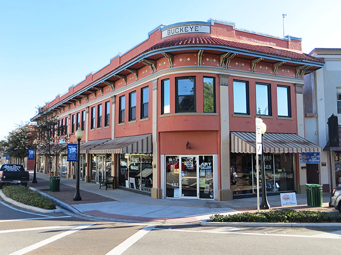 Palm-lined streets and charming storefronts make Sebring a hidden gem where your Social Security check can support more than just surviving—it funds thriving.