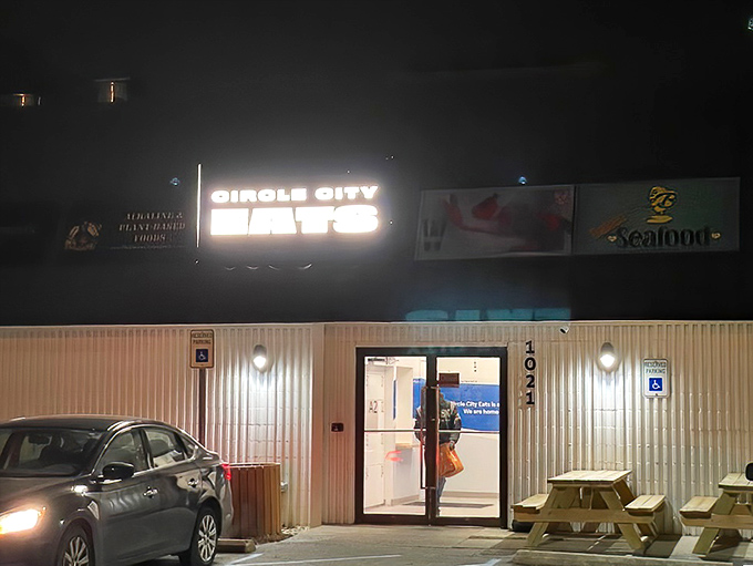 Circle City Eats' simple metal building proves great seafood doesn't need fancy digs &ndash; just fresh ingredients and serious skills.