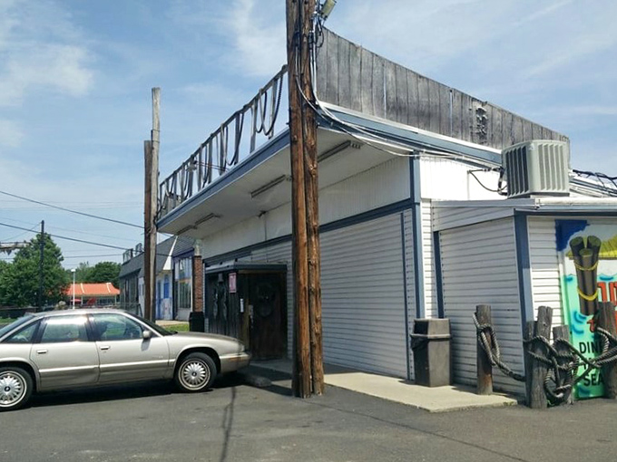 No-frills exterior, all-thrills seafood inside. Under the Pier looks like it was plucked from a coastal highway and planted in Levittown.