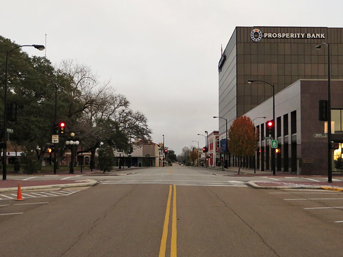 Downtown Victoria's streets offer that perfect small-town Texas vibe&mdash;wide enough for a parade, friendly enough for spontaneous conversations.
