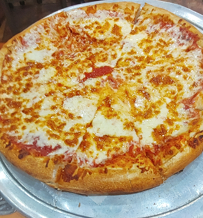 Who said diners can't do pizza? This cheese pie proves the naysayers wrong with its perfect crust-to-sauce-to-cheese ratio.