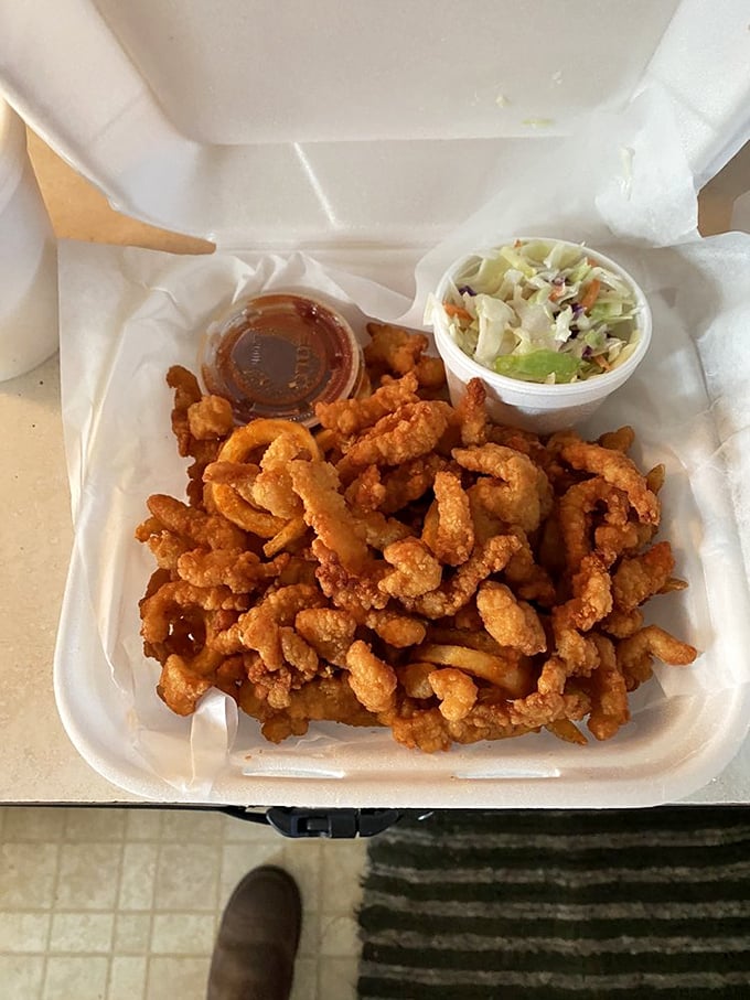 These clam strips aren't playing around. Crispy, golden, and piled high—they're what other seafood shacks' clam strips dream of becoming when they grow up.