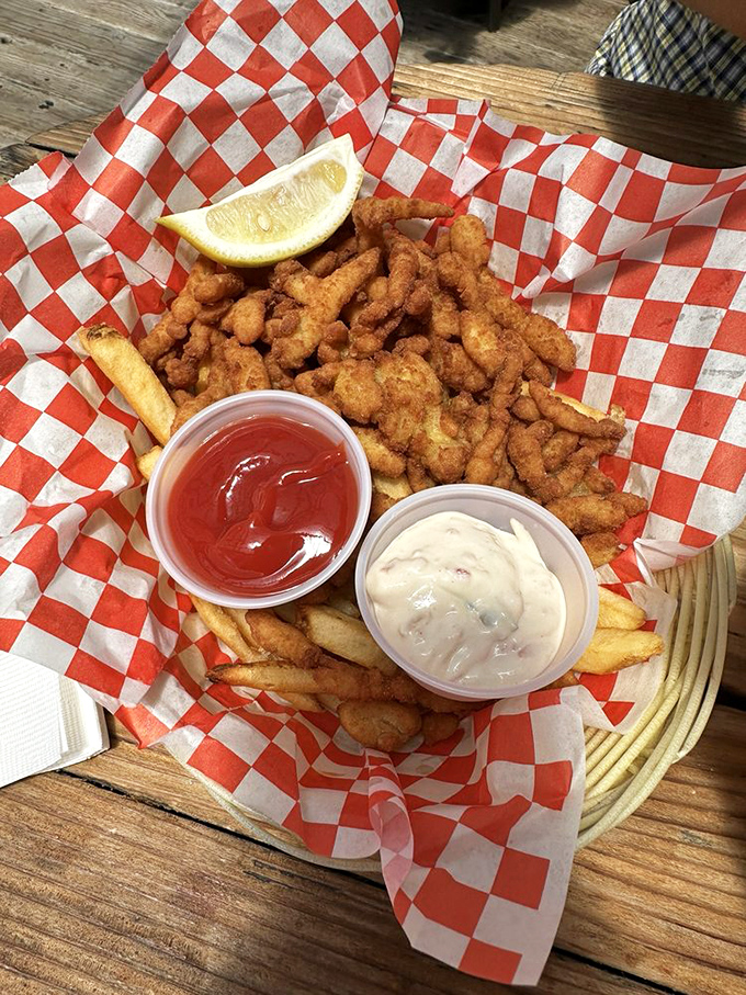Crispy clam strips that make you wonder why you ever wasted time on lesser fried foods. The perfect dance partners for that squeeze of lemon.