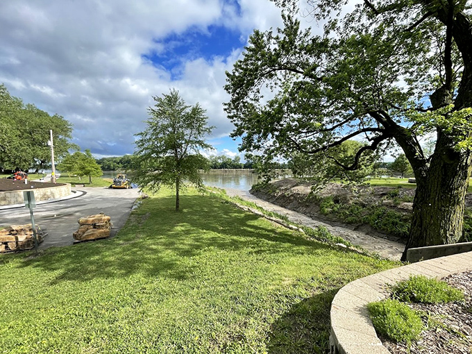 English Landing Park offers that perfect blend of nature and civilization—like Central Park's laid-back Missouri cousin who doesn't need to impress anyone.