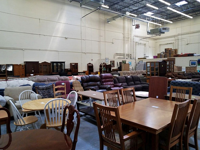 Furniture that's seen a few dinner parties in its day. That dining set might have hosted everything from Sunday roasts to heated Monopoly tournaments.