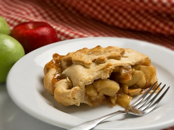 Apple pie perfection that would make Norman Rockwell put down his brush and pick up a fork instead.