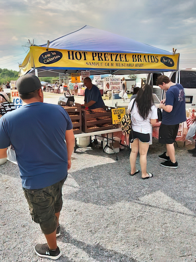 Nothing says "Pennsylvania" quite like hot pretzel braids! This food stand proves that treasure hunting works up an appetite only local specialties can satisfy.