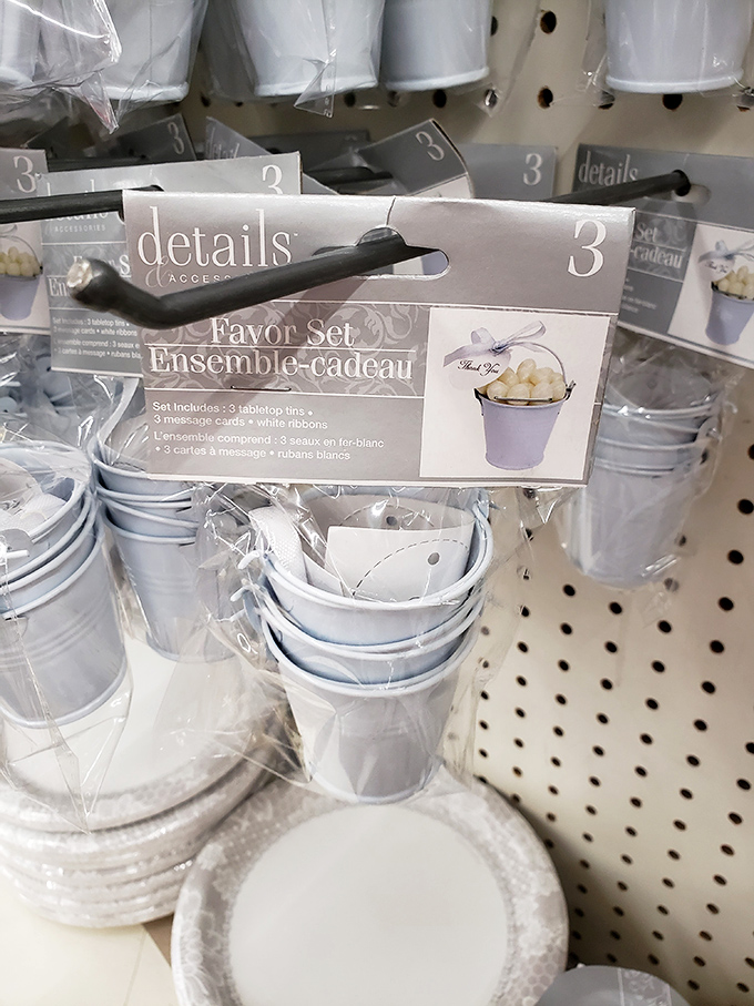 These miniature favor tins prove that good things come in small packages&mdash;and even better things come with price tags that won't induce cardiac arrest.