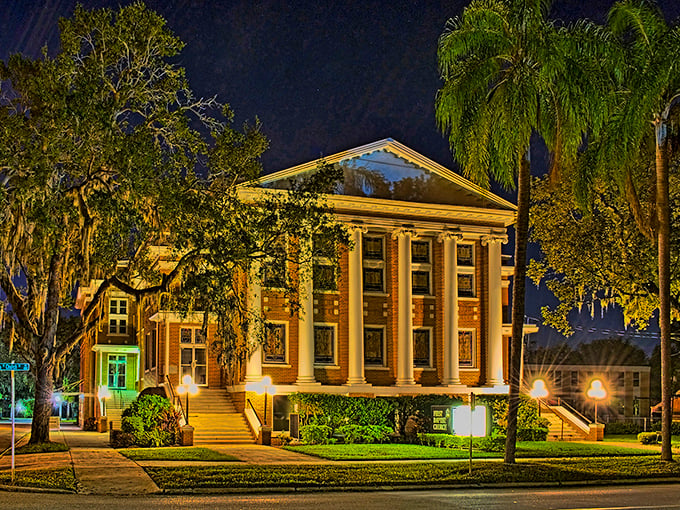 Bartow's historic buildings glow at night with the kind of charm that makes budget retirement feel positively luxurious.