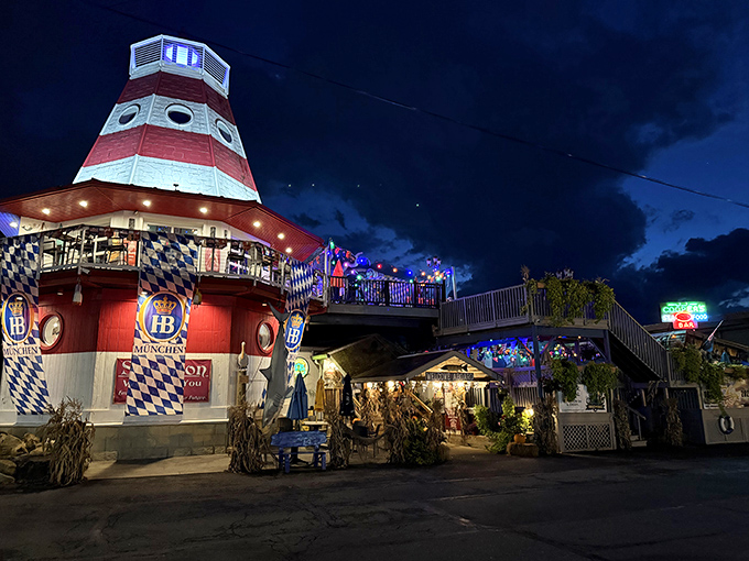 Cooper's lighthouse tower guides hungry souls to seafood nirvana &ndash; GPS optional, appetite mandatory.