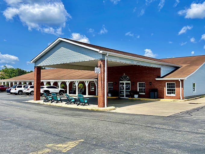 Mary Yoder's sprawling restaurant proves that good food needs plenty of parking &ndash; people come from counties away!