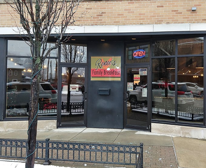 Renee's Family Breakfast: Behind this modern storefront lies a breakfast paradise that makes morning people out of night owls. The pancakes are worth waking up for!