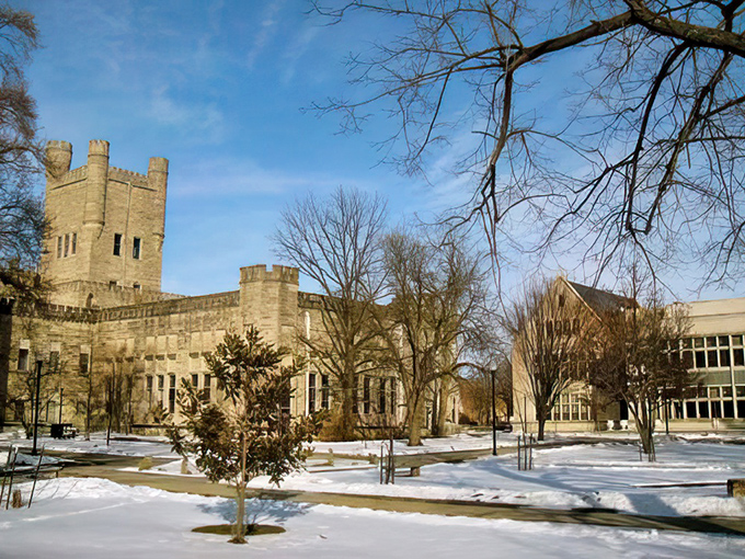 This stately Charleston building has witnessed generations of local history. If only those columns could talk!