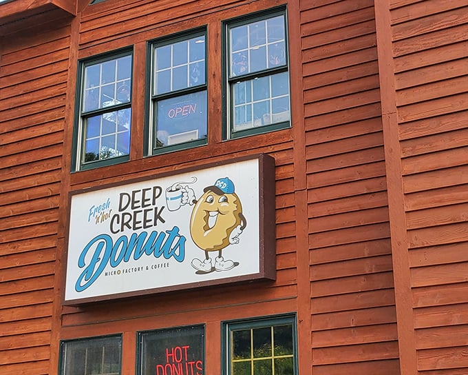 The charming wooden facade of Deep Creek Donuts promises sweet comfort after a day of mountain adventures. Rustic outside, refined inside!