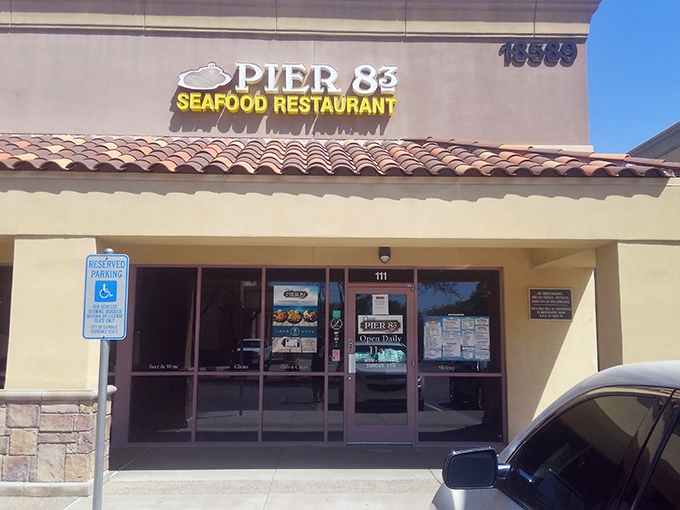 Oscar's sunny yellow building feels like a beach shack that took a wrong turn and landed in Glendale.