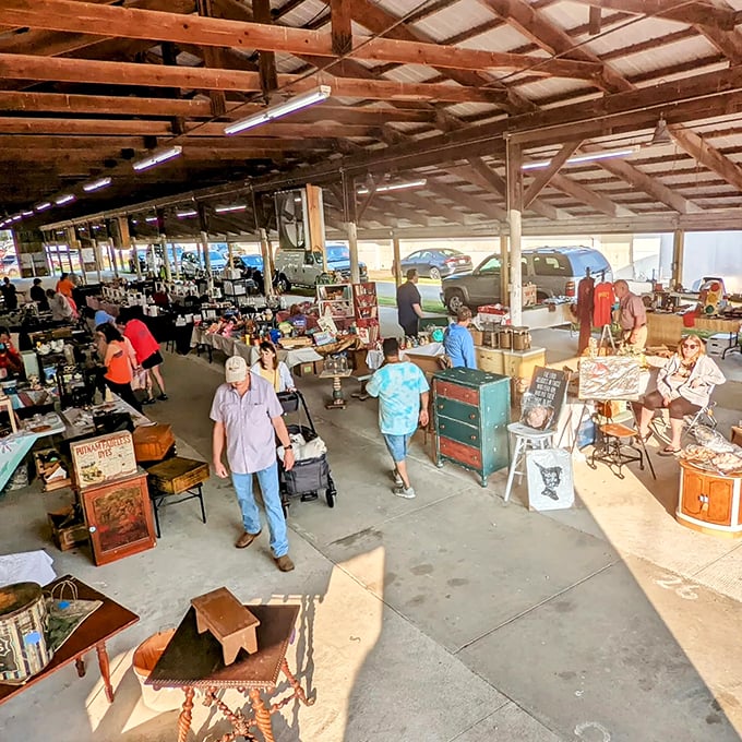 Shop without the sunburn in Springfield. The covered pavilions offer shade while you hunt for treasures on hot summer days.