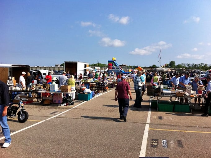 Outdoor browsing at its finest - fresh air makes finding that perfect vintage ladder even sweeter.