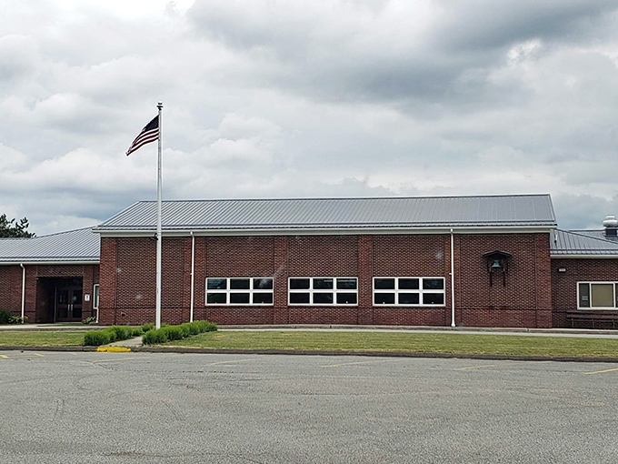 These Upper Turkeyfoot roads wind like they're avoiding something - probably the rush of modern life.