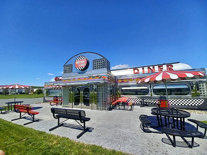 Those red and black diamonds aren't just decoration&mdash;they're a warning that resistance to their home fries is futile.