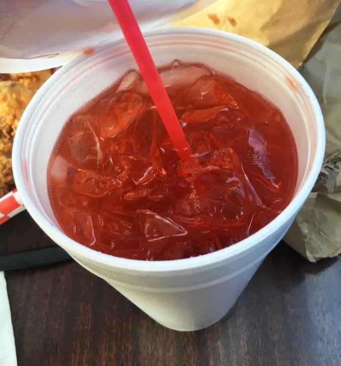 The Arnold Palmer: half lemonade, half iced tea, all refreshment. The perfect companion to tame the heat of Southern spices.