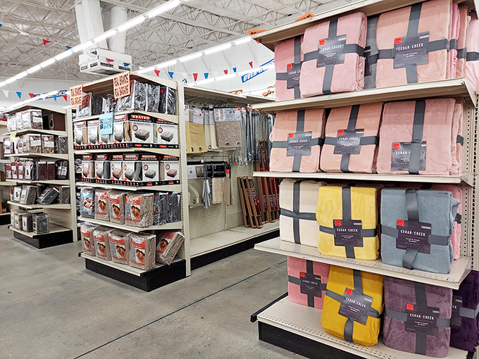 Bedding bonanza in every color of the rainbow. Soft, affordable linens that make changing seasonal d&eacute;cor as easy as changing your mind.