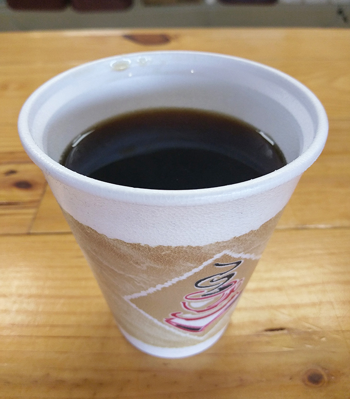 Even the coffee comes with no pretension&mdash;just a simple cup to wash down that seafood feast. Sometimes the supporting actors deserve recognition too.