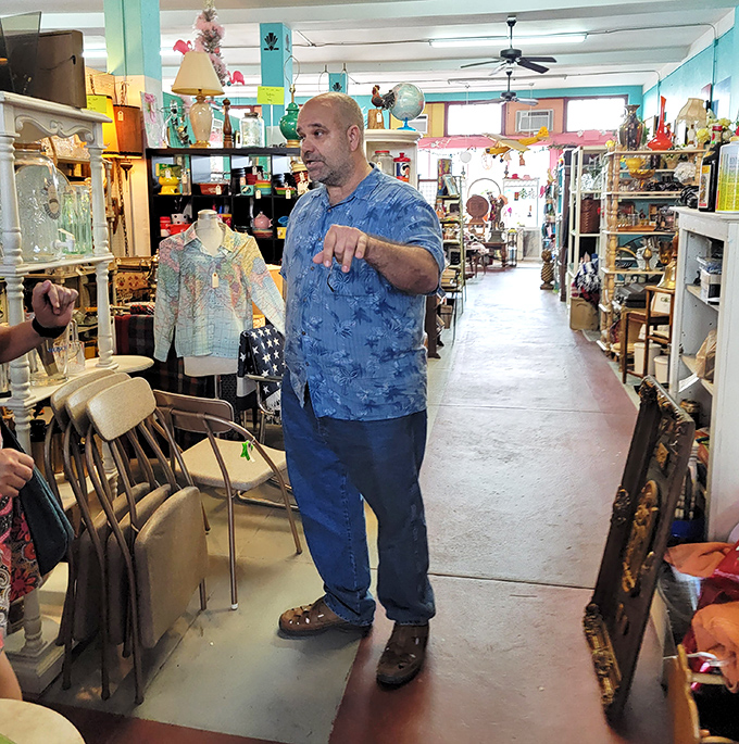The passionate vintage curator shares stories that transform ordinary objects into extraordinary treasures&mdash;the true magic of antiquing.