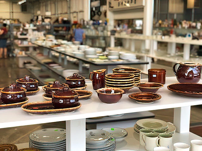 These rich brown dishware sets have likely seen more potlucks and Sunday dinners than a church basement—ready for their next culinary adventure.