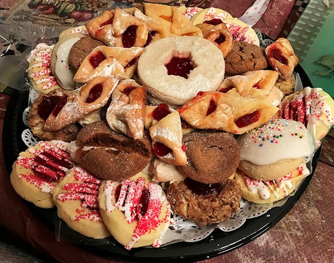 A holiday cookie platter that could bring peace to warring families. Those jam-filled diamonds alone could settle any longstanding feud.