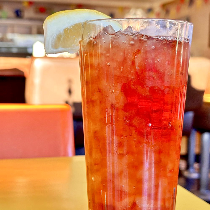 That's not just iced tea – it's liquid refreshment with a citrus smile on top.