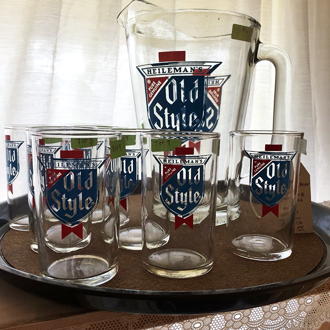 The ultimate vintage bar set&mdash;Heileman's Old Style pitcher and glasses that practically echo with the sounds of Cubs games and neighborhood cookouts.