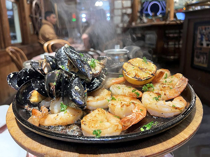 Sizzling skillets don't just make an entrance&mdash;they announce themselves with aromatic fanfare that turns every head in the dining room.