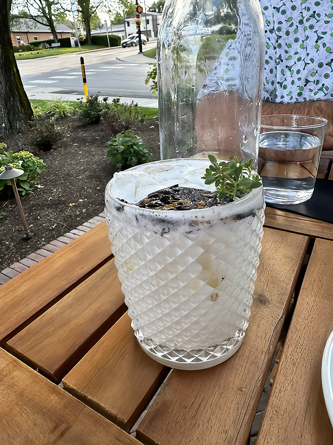 Even the cocktails here get the artisanal treatment, served in glassware that makes every sip feel special.