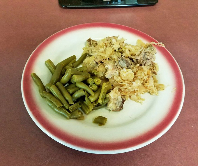 Pork and kraut with green beans – the kind of plate your grandmother would approve of. Simple, honest food that feeds more than just hunger.