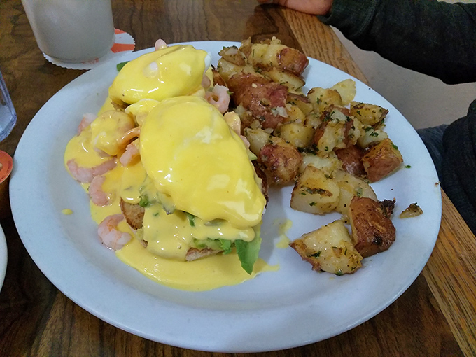 When eggs Benedict meets smoked salmon, magic happens. The perfect dish for when you want to feel fancy while wearing your comfortable pants.