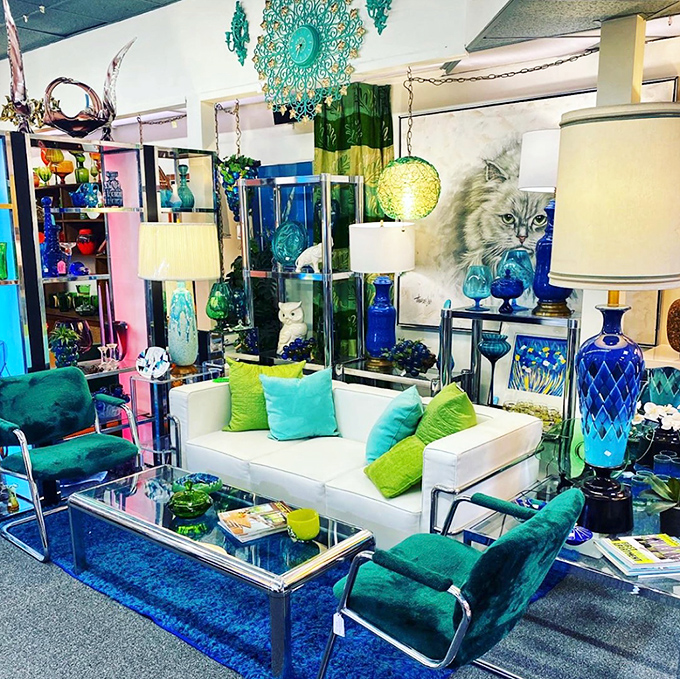 Blue and white perfection in this curated corner that would make any mid-century enthusiast weak in the knees. Not just furniture&mdash;it's functional art.