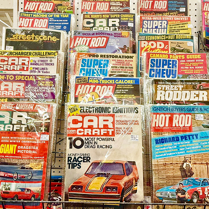 Hot rods and cool classics&mdash;these vintage automotive magazines remind us when cars had personality and repair manuals actually made sense.