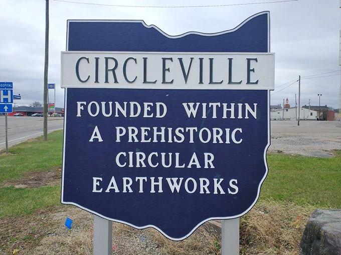 "Founded within a prehistoric circular earthworks"&mdash;now that's an origin story worthy of Marvel. Circleville's welcome sign hints at its fascinating circular beginnings.