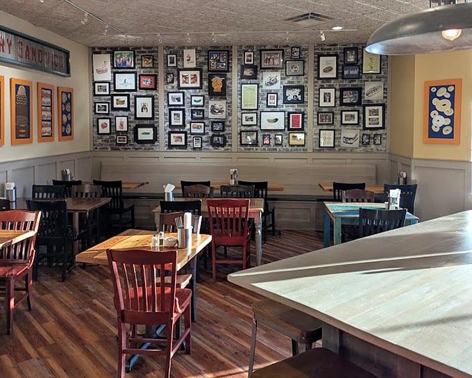 The dining room feels like it's been hosting great conversations and sandwich epiphanies for generations. Those walls have heard some stories.