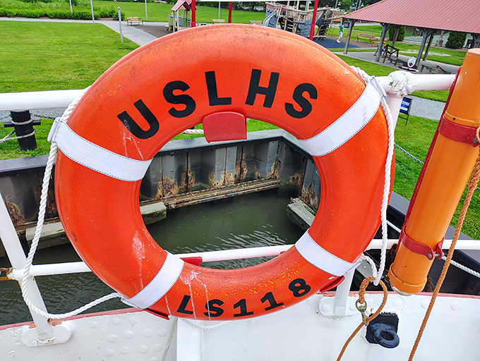 "USLHS LV-118" isn't just bureaucratic jargon—it's the identity badge of a vessel that kept countless sailors safe in treacherous waters.