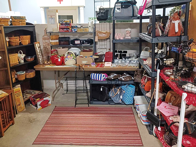 Handbag heaven meets basket bonanza. This corner offers everything from woven Longaberger classics to vintage purses that whisper tales of bygone cocktail parties.