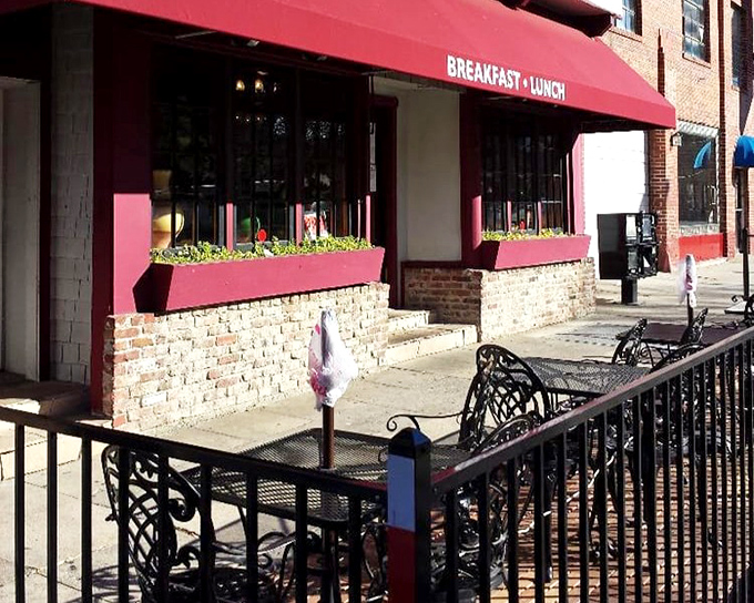 The outdoor seating area offers fresh air with your fresh coffee&mdash;urban dining with a side of people-watching.