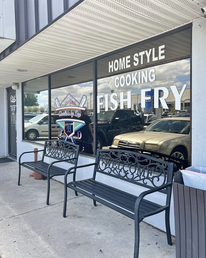 The unassuming exterior hides breakfast magic within, like Clark Kent disguised as a mild-mannered phone booth.