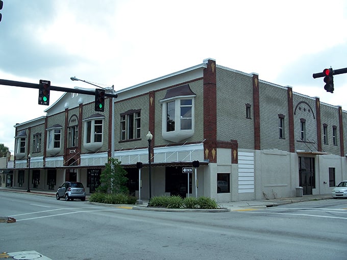 Avon Park&rsquo;s charming downtown, with its vintage storefronts and quiet streets, offers a perfect place to stretch your retirement dollars in Florida.