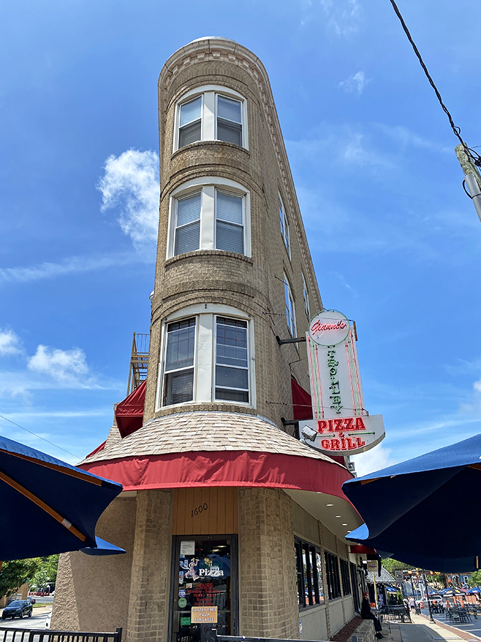 Gianni's unique flatiron building is an architectural pizza marvel. That curved edge makes for the most interesting dining room in town.