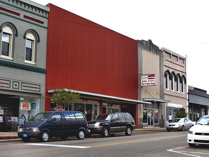 Milan's historic downtown corner has witnessed generations of local gossip, first dates, and Saturday shopping trips. If only those bricks could talk!