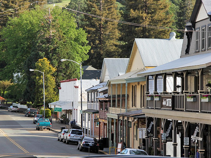 Sutter Creek's historic buildings have stood the test of time. Gold Rush charm without having to pan for it.