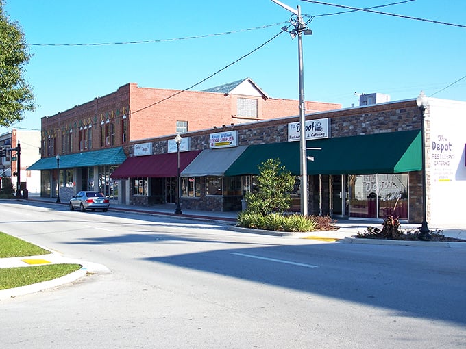 With vintage storefronts and small-town charm, Avon Park offers retirees both community and budget-friendly living options.